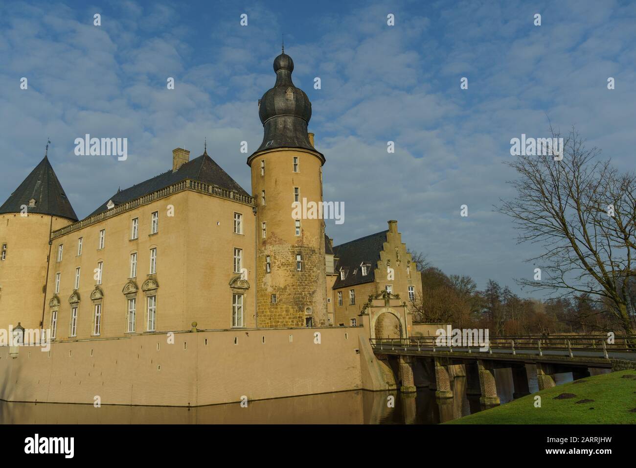 small Castle in the german muensterland Stock Photo - Alamy