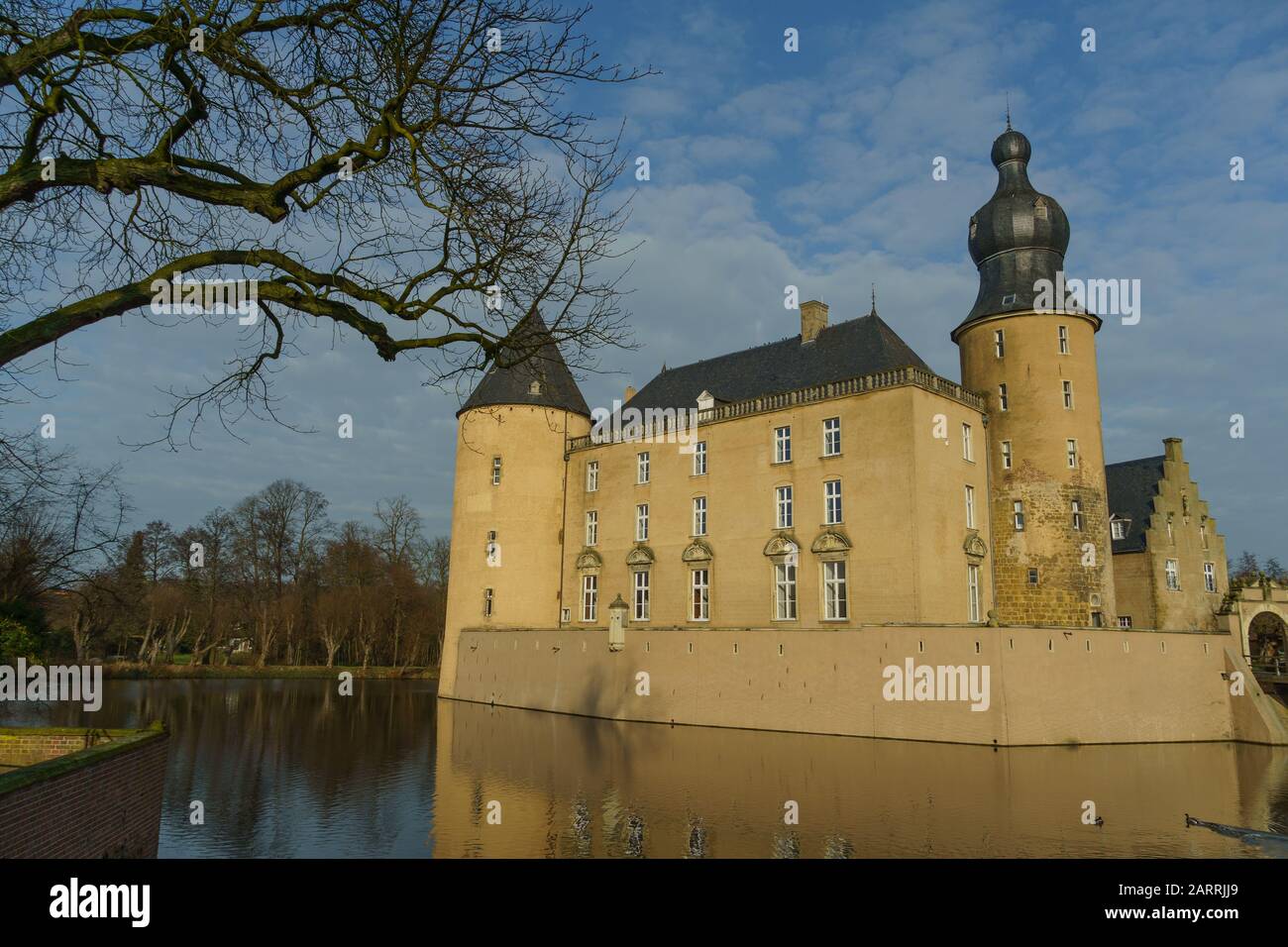 small Castle in the german muensterland Stock Photo - Alamy