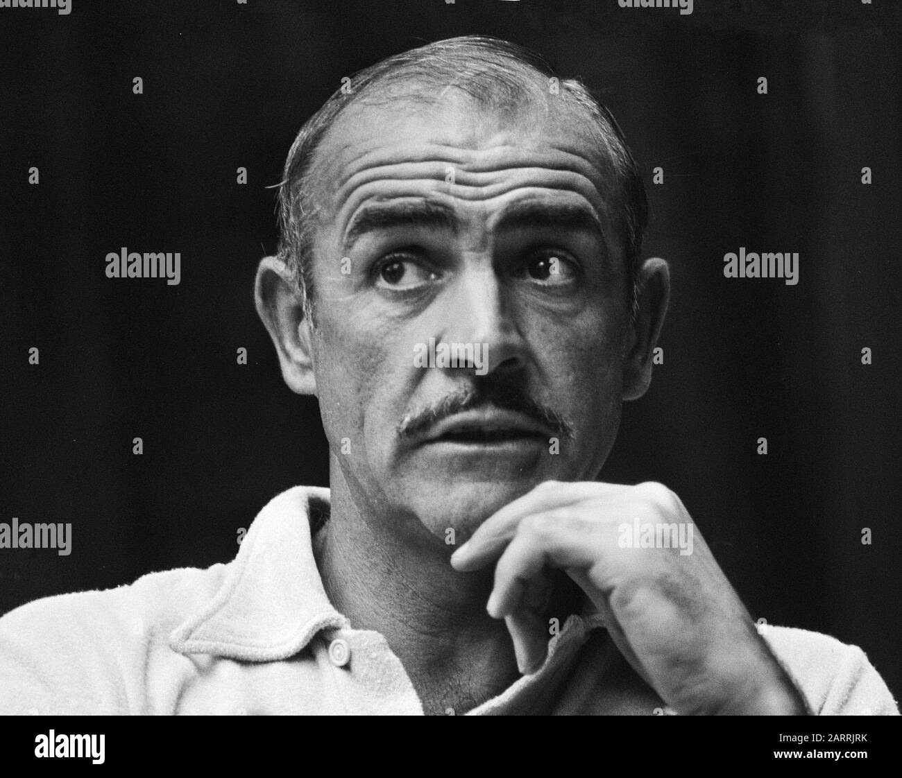 Sean connery Black and White Stock Photos & Images - Alamy