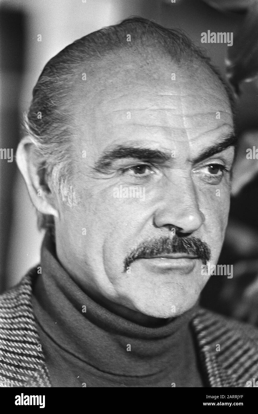 Film portraits hi-res stock photography and images - Alamy