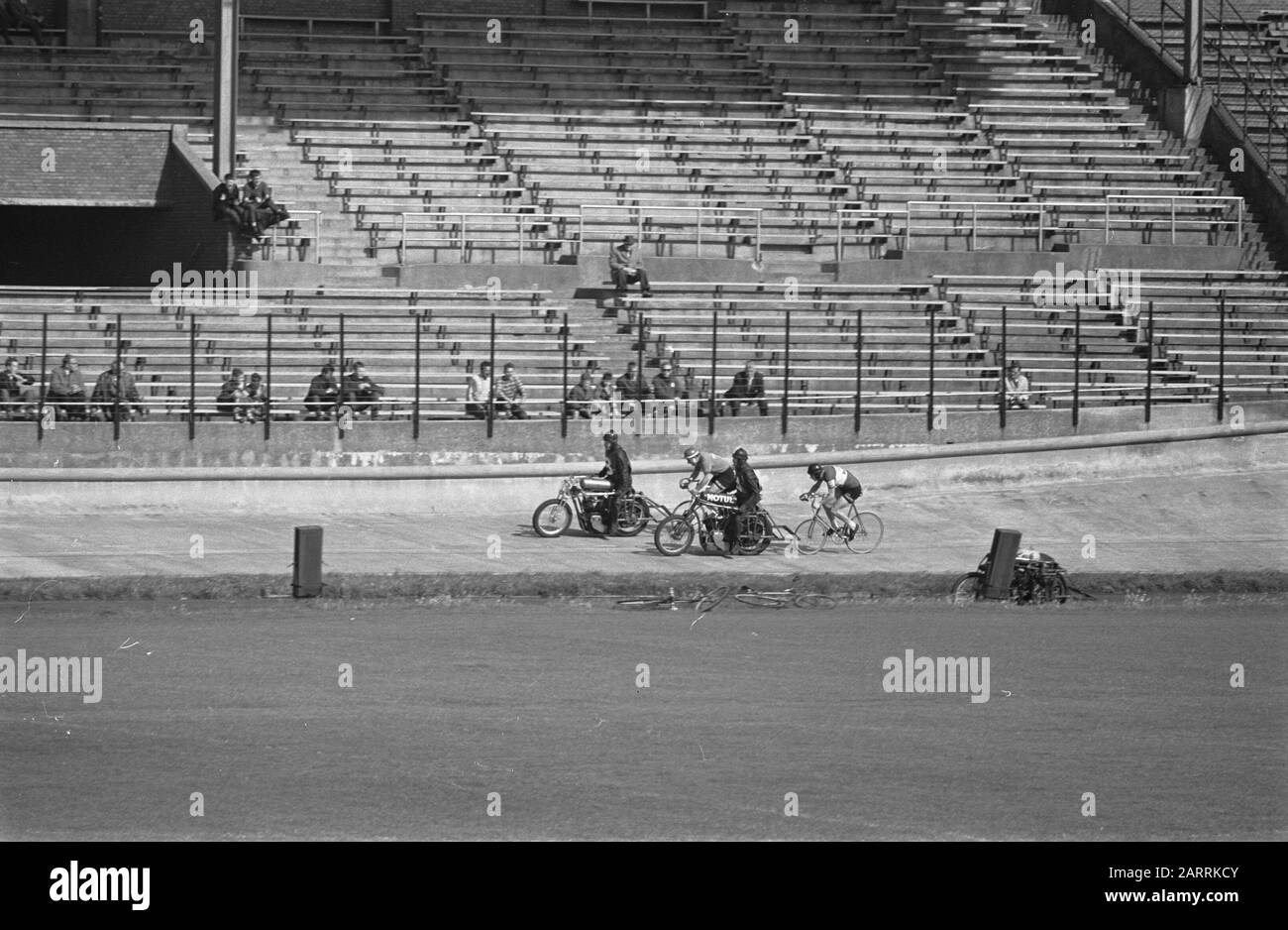 Selection competition for world champion cycling Date: August 17, 1961 ...