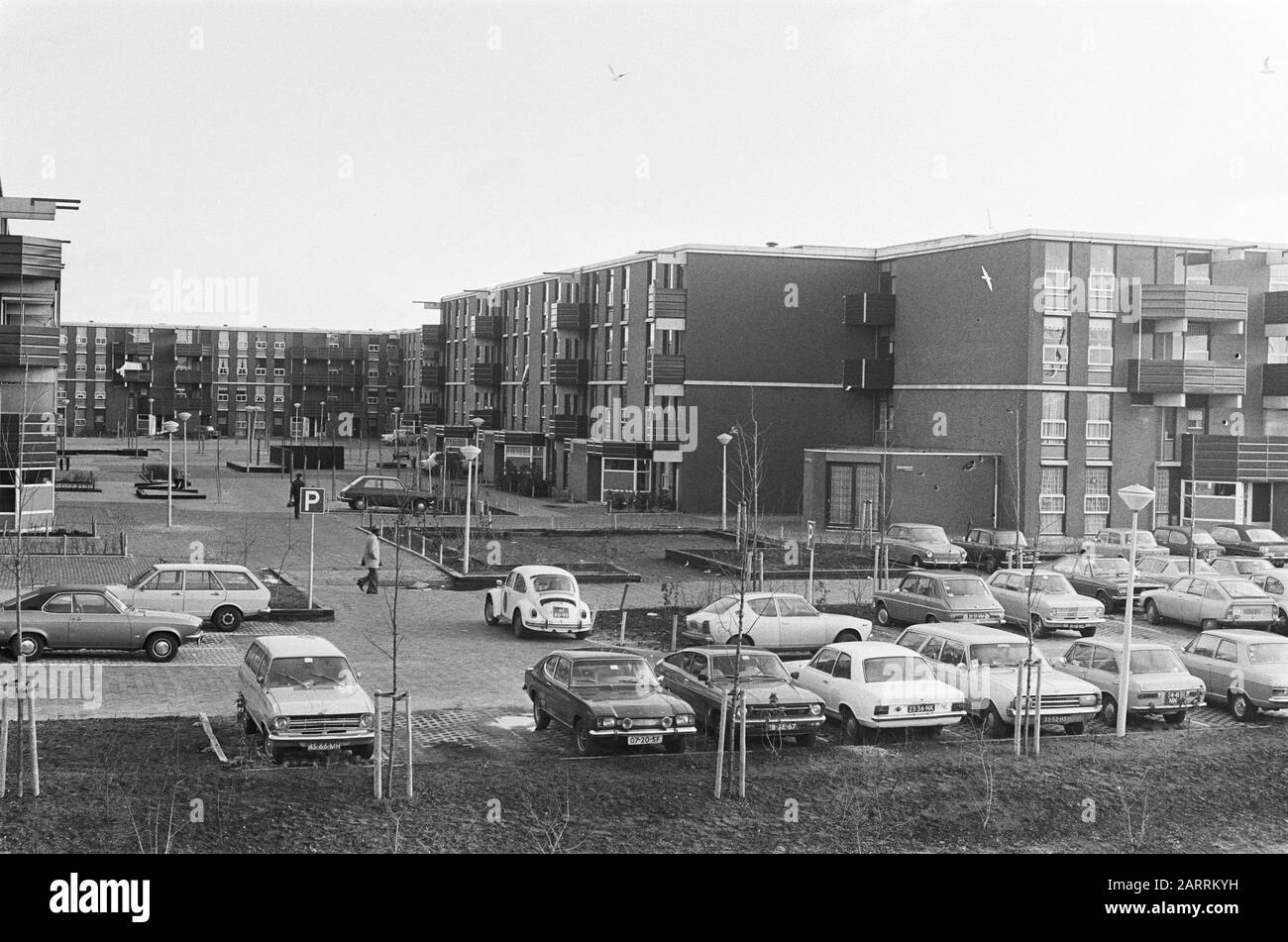 Semi-lowbouw in Holendrecht (Bijlmer) Date: 10 january 1978 Location ...