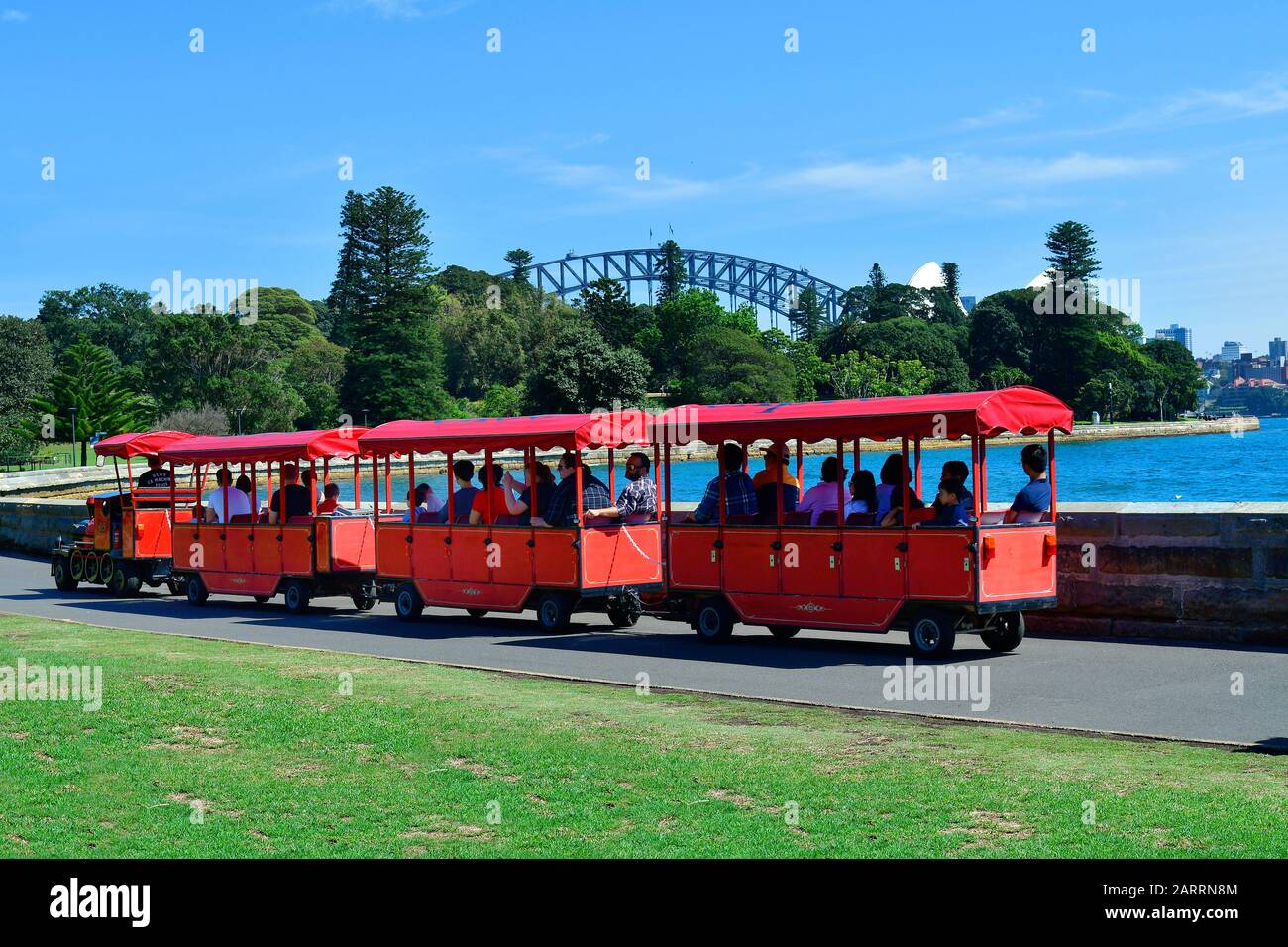 The sydney harbour bridge train hi-res stock photography and images - Alamy