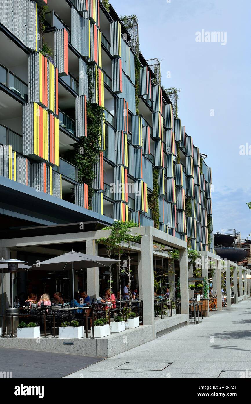 Barangaroo restaurants hi-res stock photography and images - Alamy