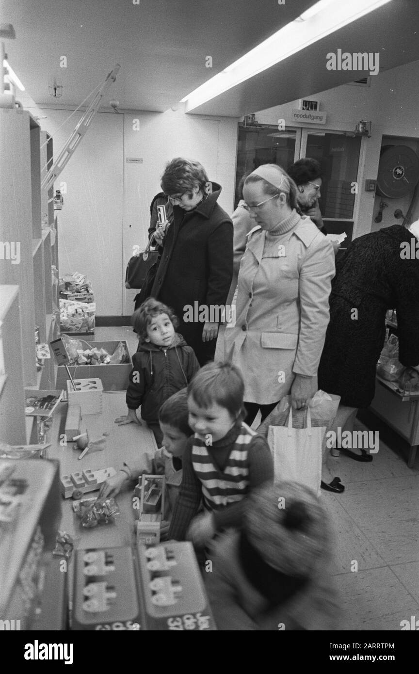 30 november 1971 hi-res stock photography and images - Alamy
