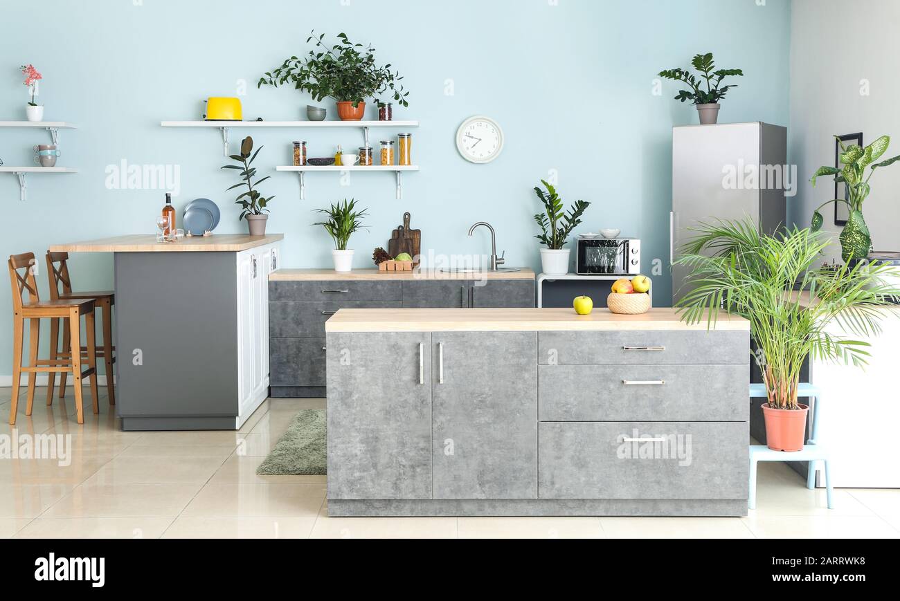 Interior of beautiful modern kitchen Stock Photo - Alamy