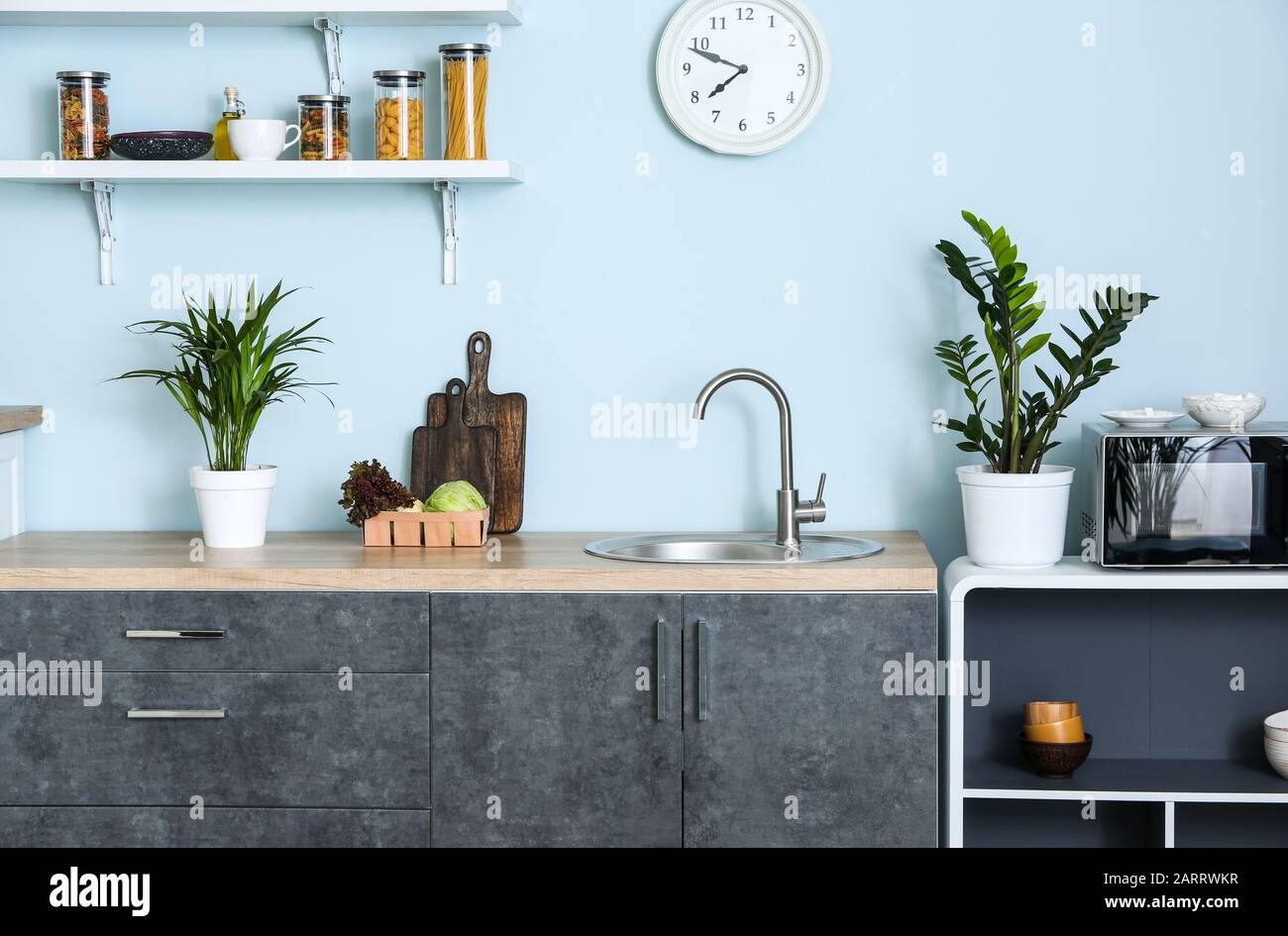 Interior of beautiful modern kitchen Stock Photo - Alamy