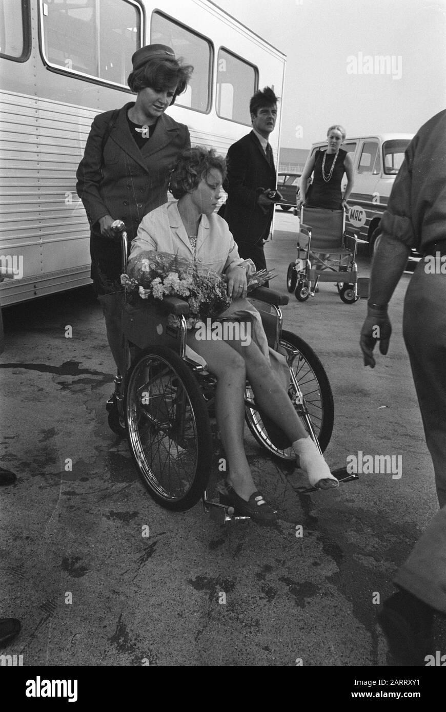 Hospital bus Black and White Stock Photos & Images - Alamy
