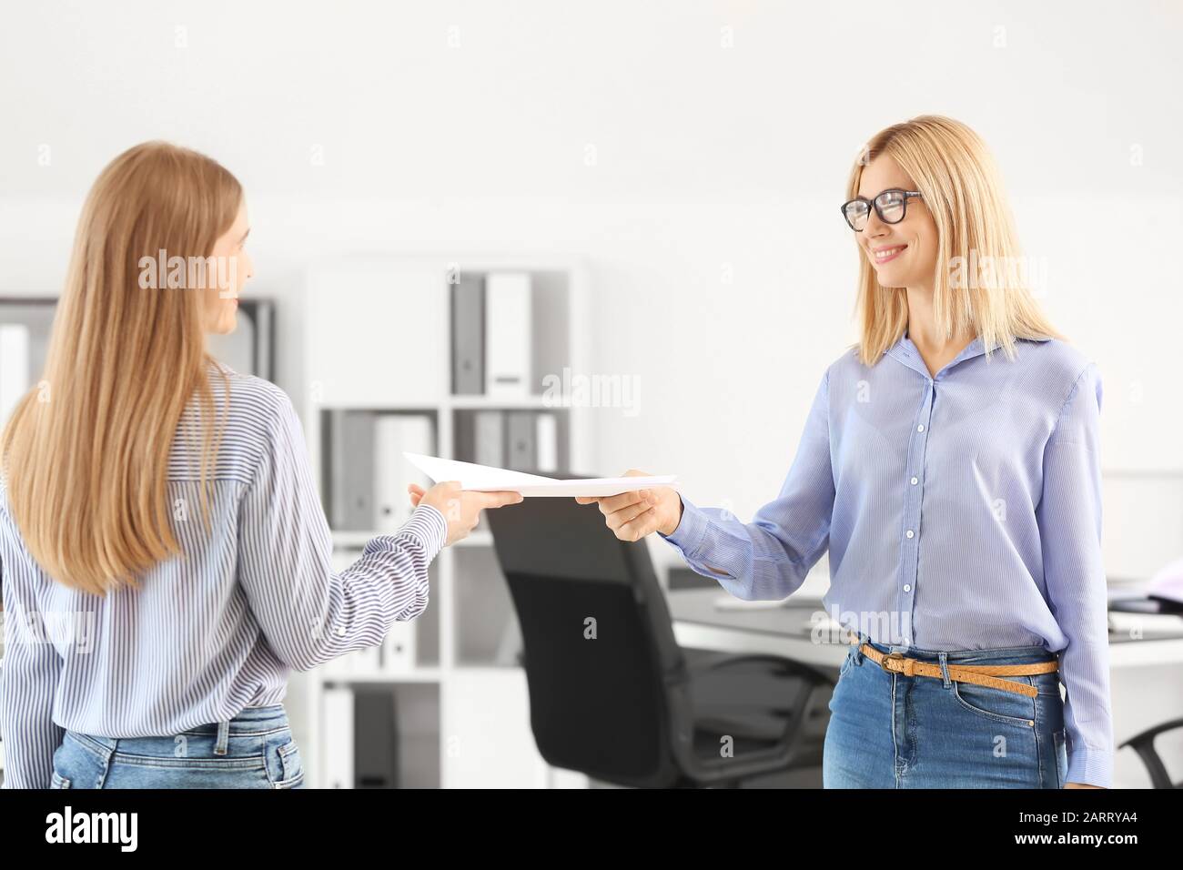 Receiving documents hi-res stock photography and images - Alamy