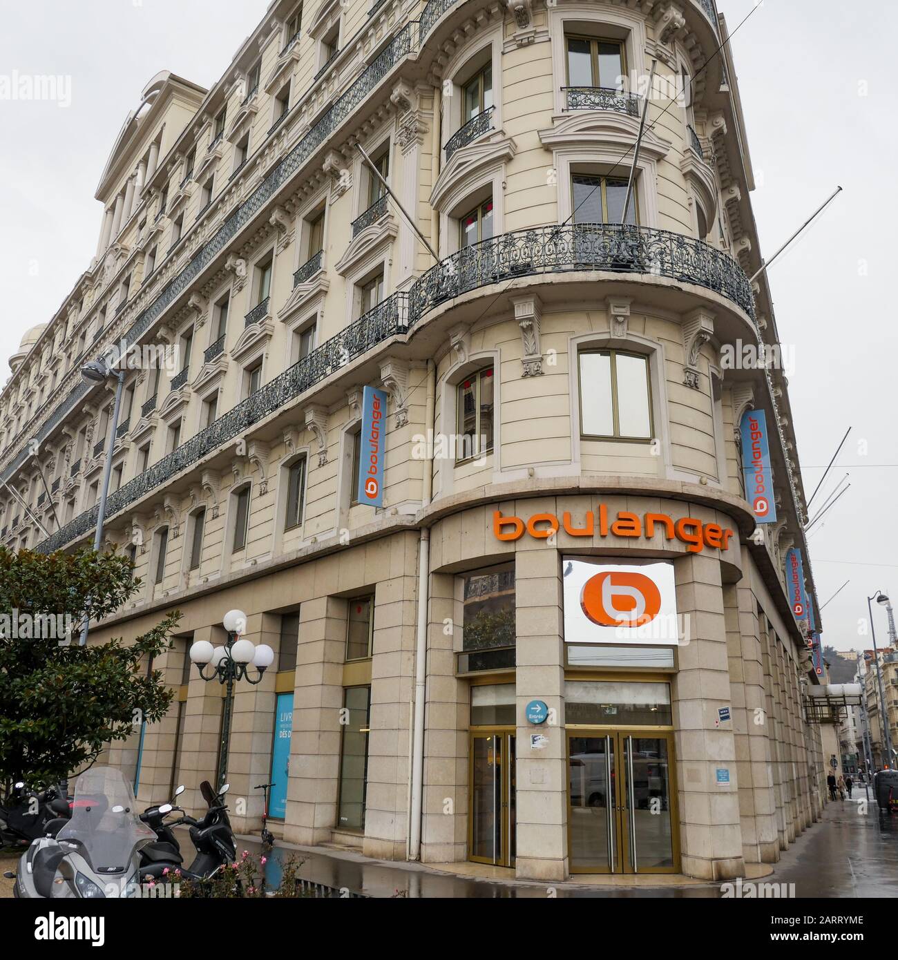 Boulanger logo hi-res stock photography and images - Alamy