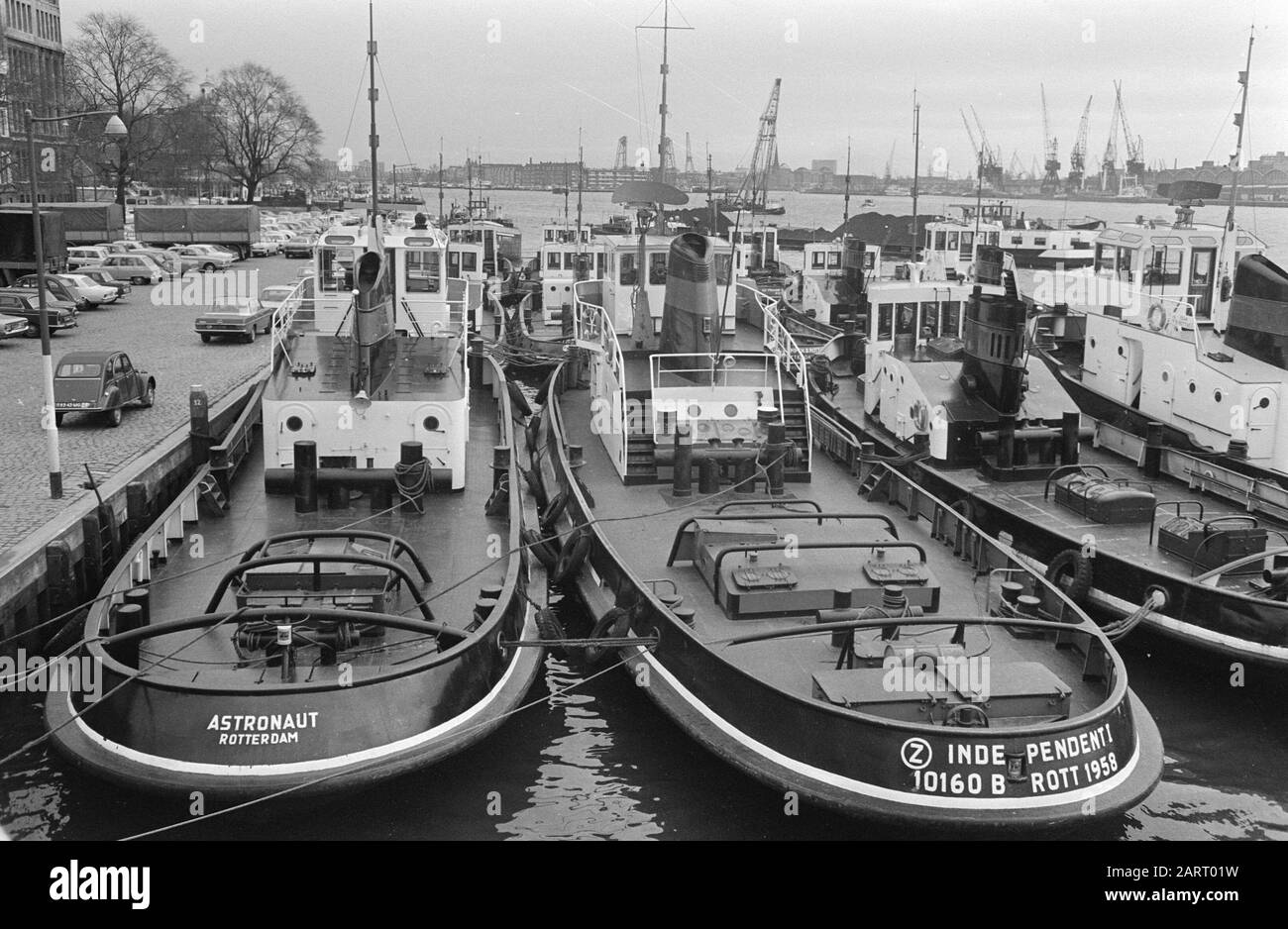 Tug maas 1 hi-res stock photography and images - Alamy