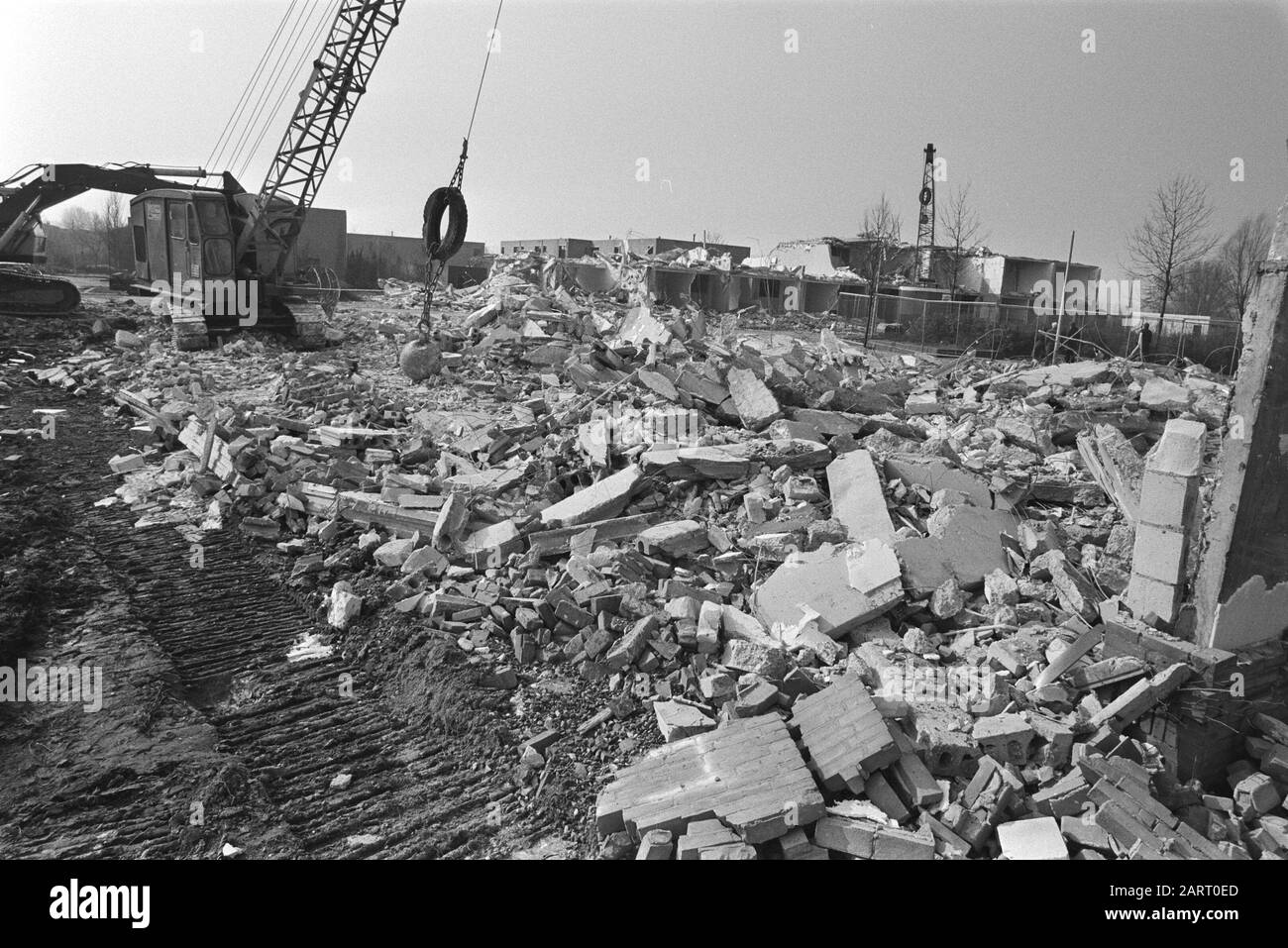 Demolition houses gifwijk Dordrecht; overview demolition work Date ...