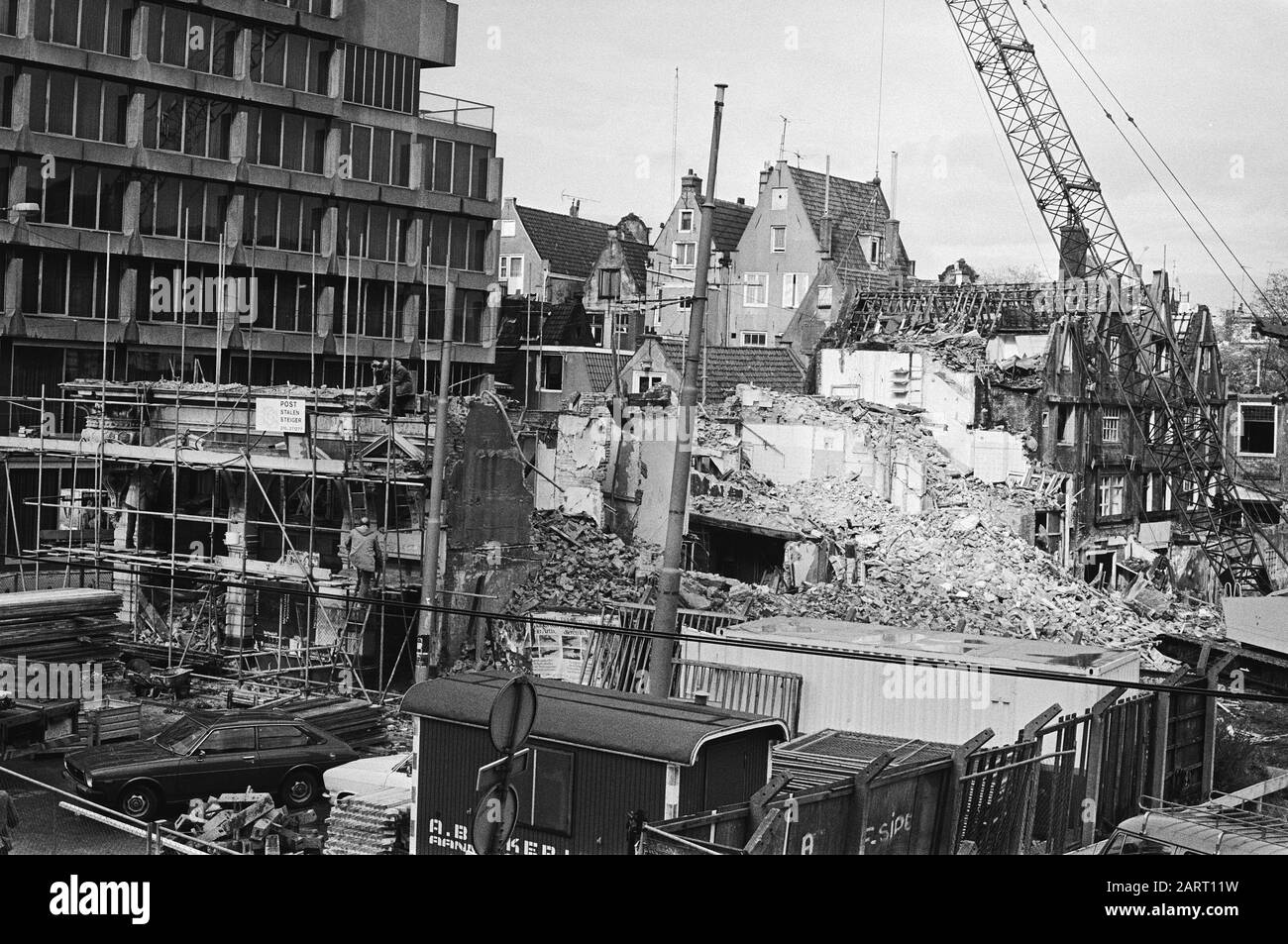Demolition of the Golden Head at Rembrandtsplein in Amsterdam ...