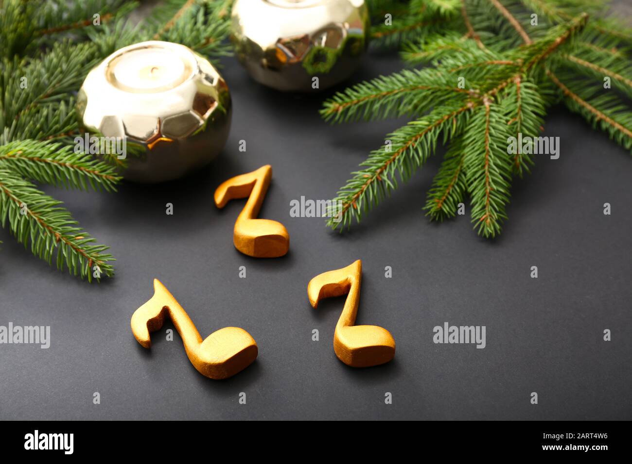 Notes and Christmas decor on dark background Stock Photo - Alamy