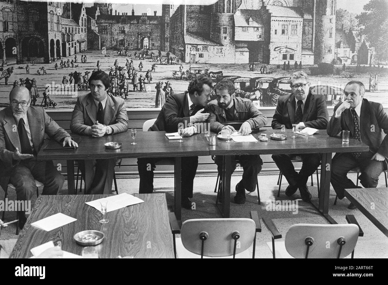 Security committee meeting Black and White Stock Photos & Images - Alamy