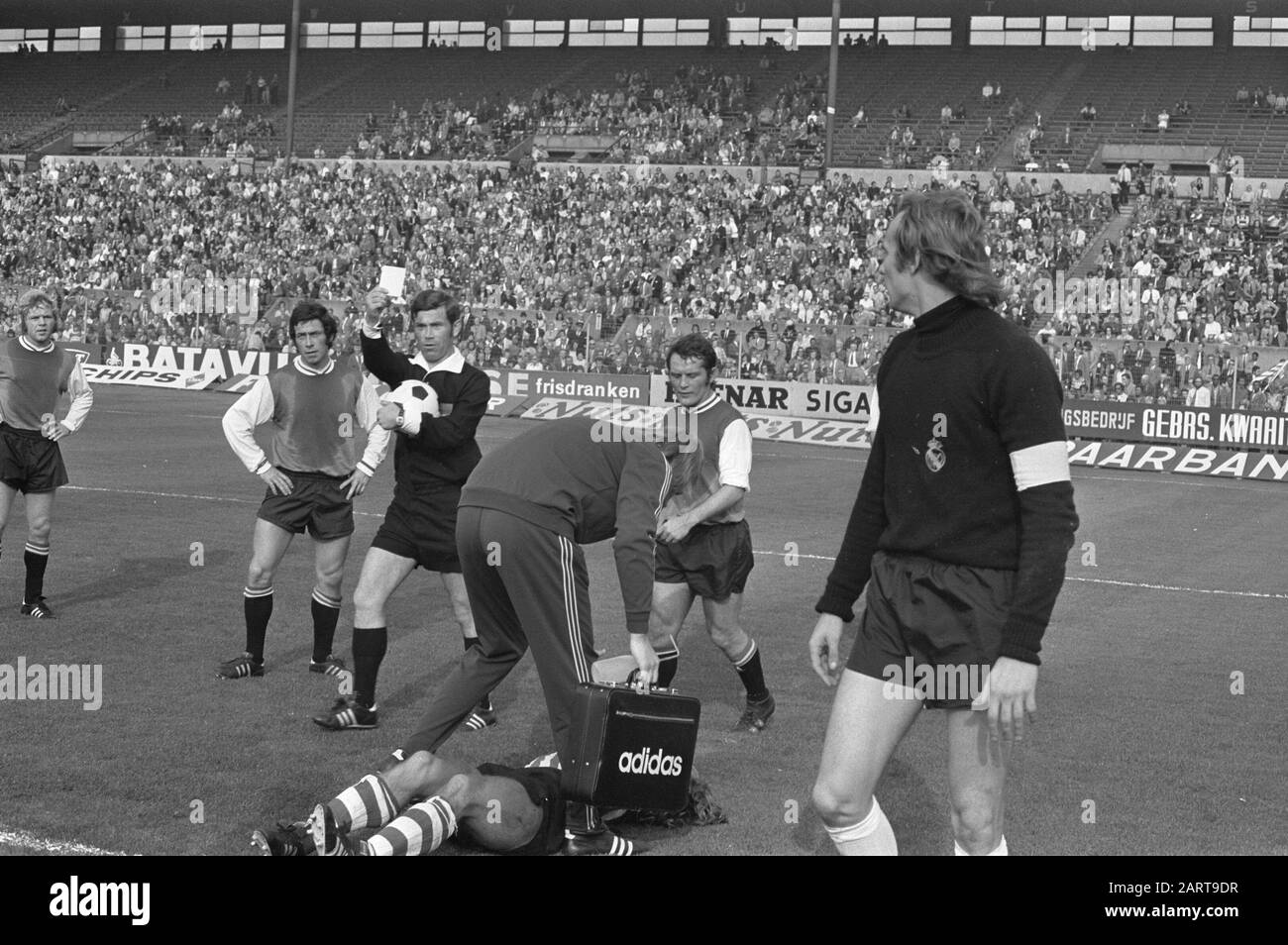 Sparta against PSV 3-0, referee Keizer shows Van Beveren yellow card ...