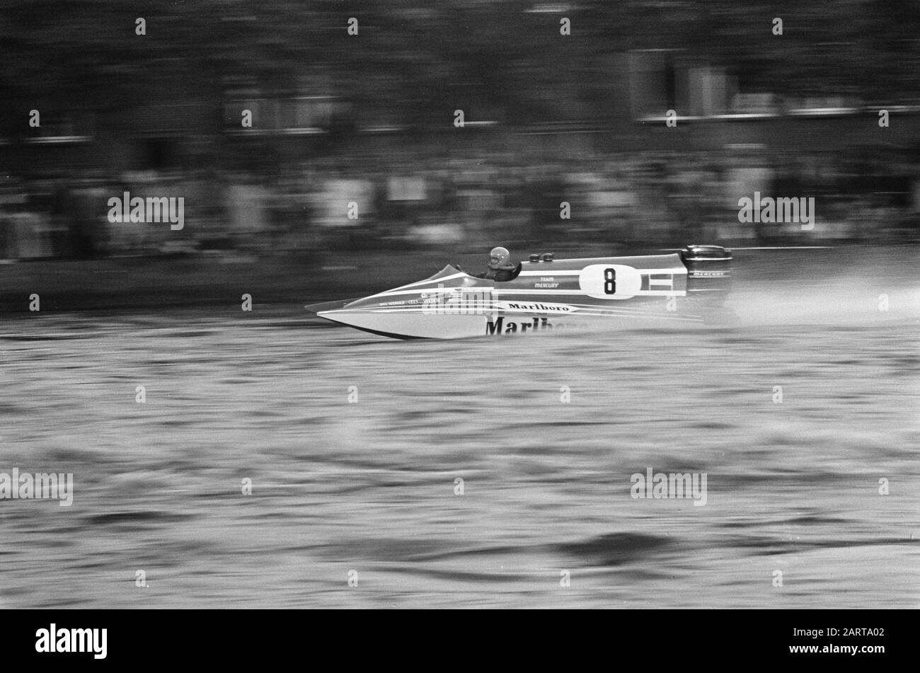 Speedboat race Three hours from Amsterdam on the Amstel, the winning ...