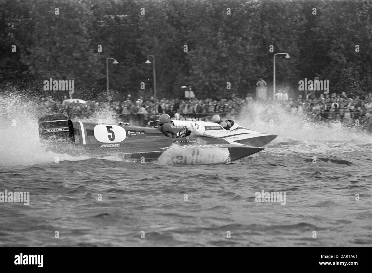 Speedboat race Three hours from Amsterdam on the Amstel, Cees van der ...