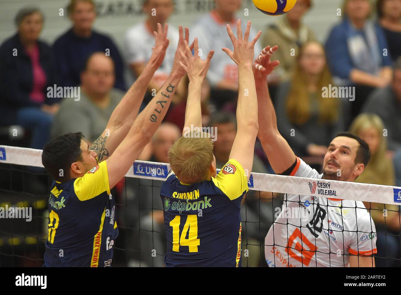 Karlovy Vary, Czech Republic. 29th Jan, 2020. L-R Rogerio Lintz Leite ...