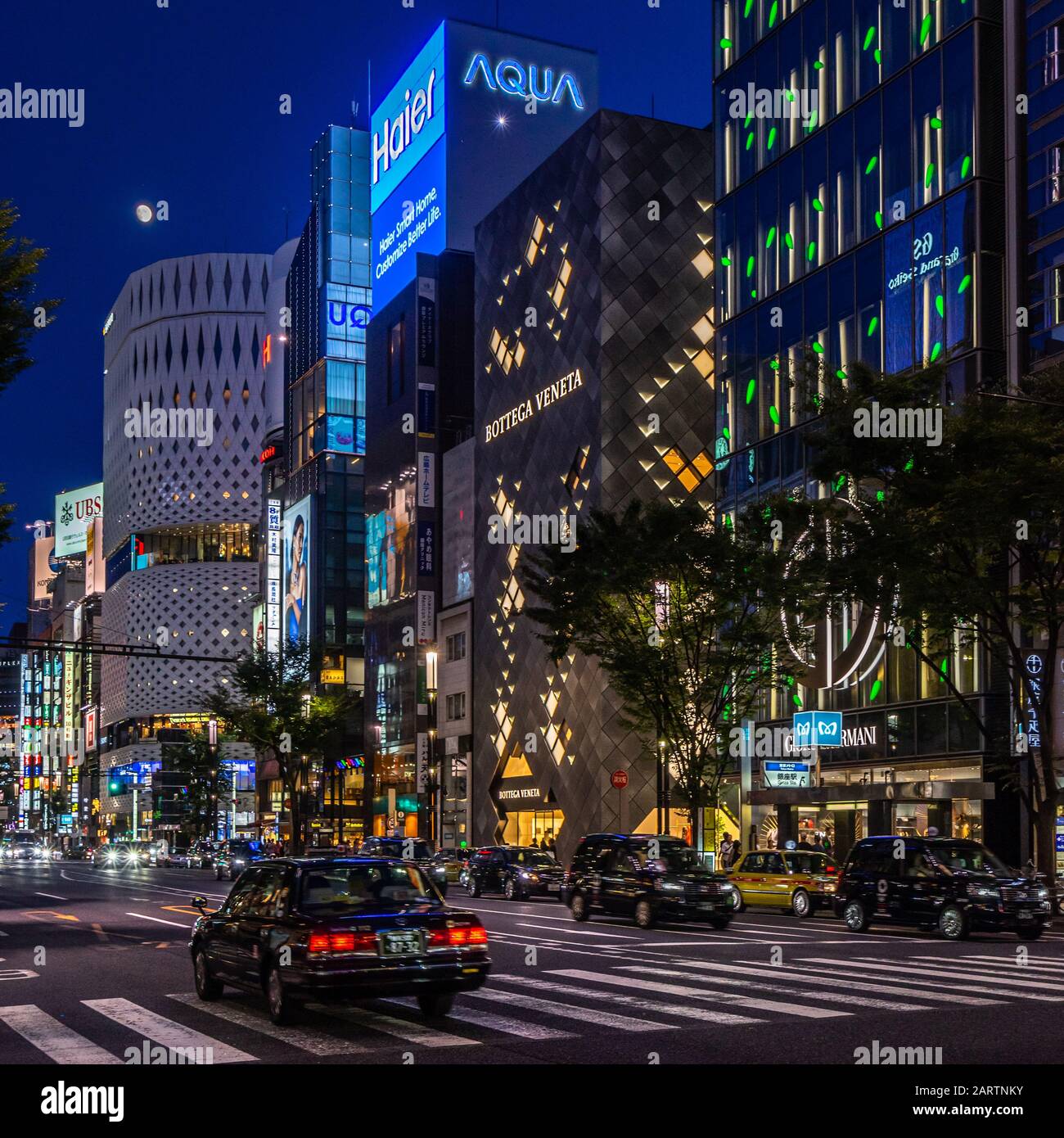 World Class Shopping Mall High Resolution Stock Photography and Images ...