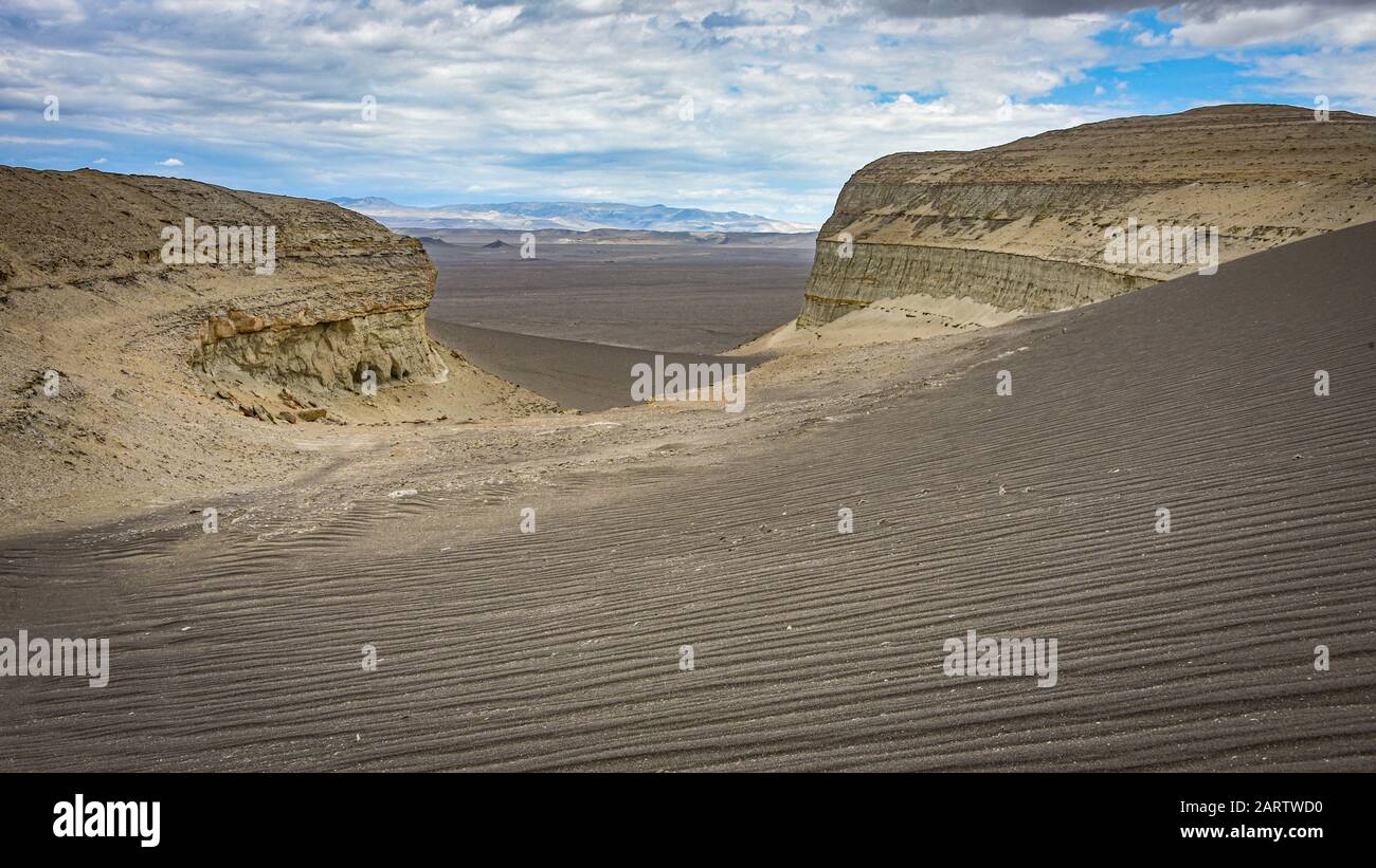 Landscapes and sand dunes in the Nazca desert. Ica, Peru Stock Photo ...