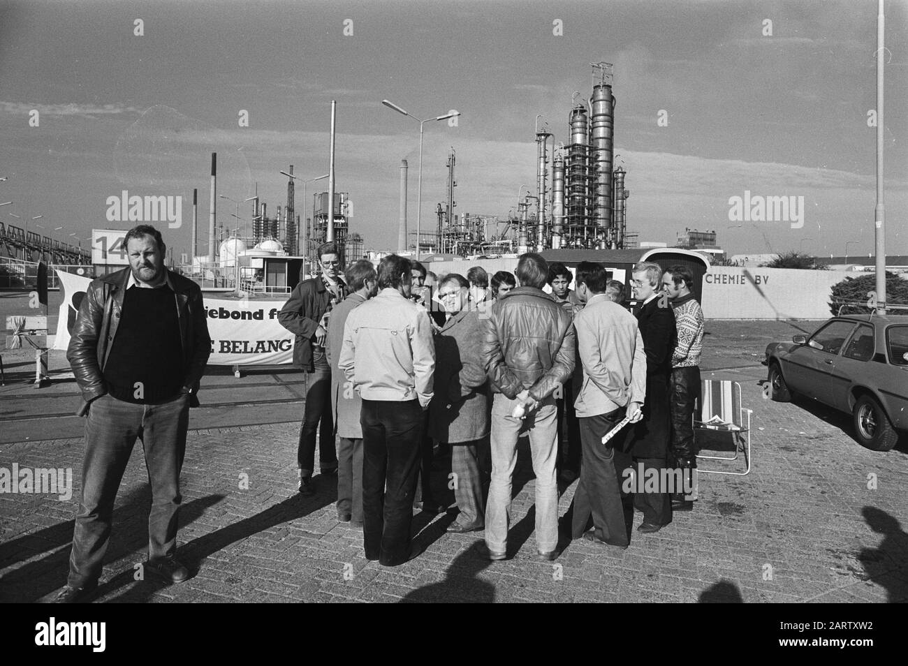 Shell refinery Black and White Stock Photos & Images - Alamy