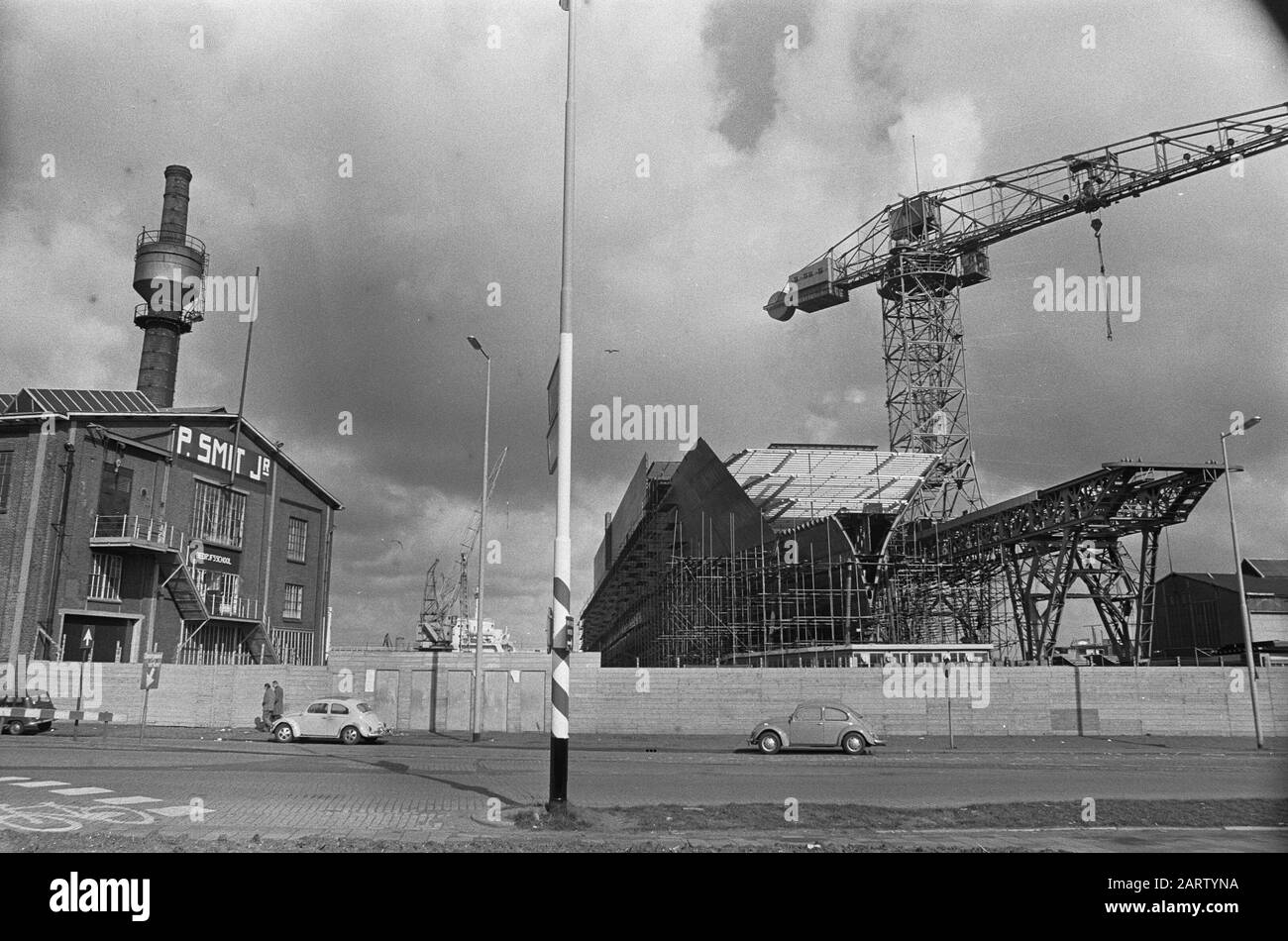 Shipyard strikes hi-res stock photography and images - Alamy