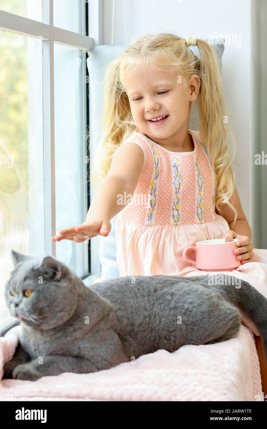 British girl tea hi-res stock photography and images - Alamy