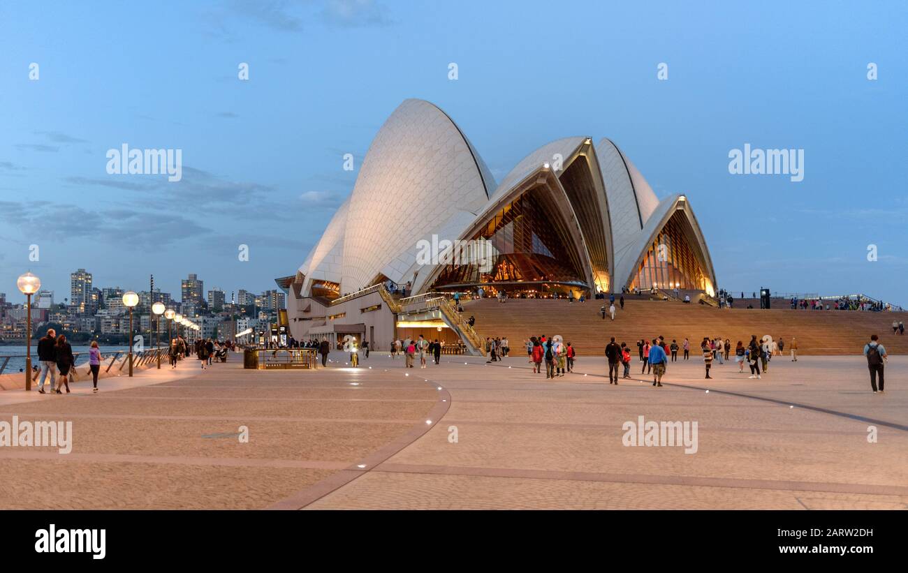 The Sydney Opera House on a spring evening with the lights turned on ...