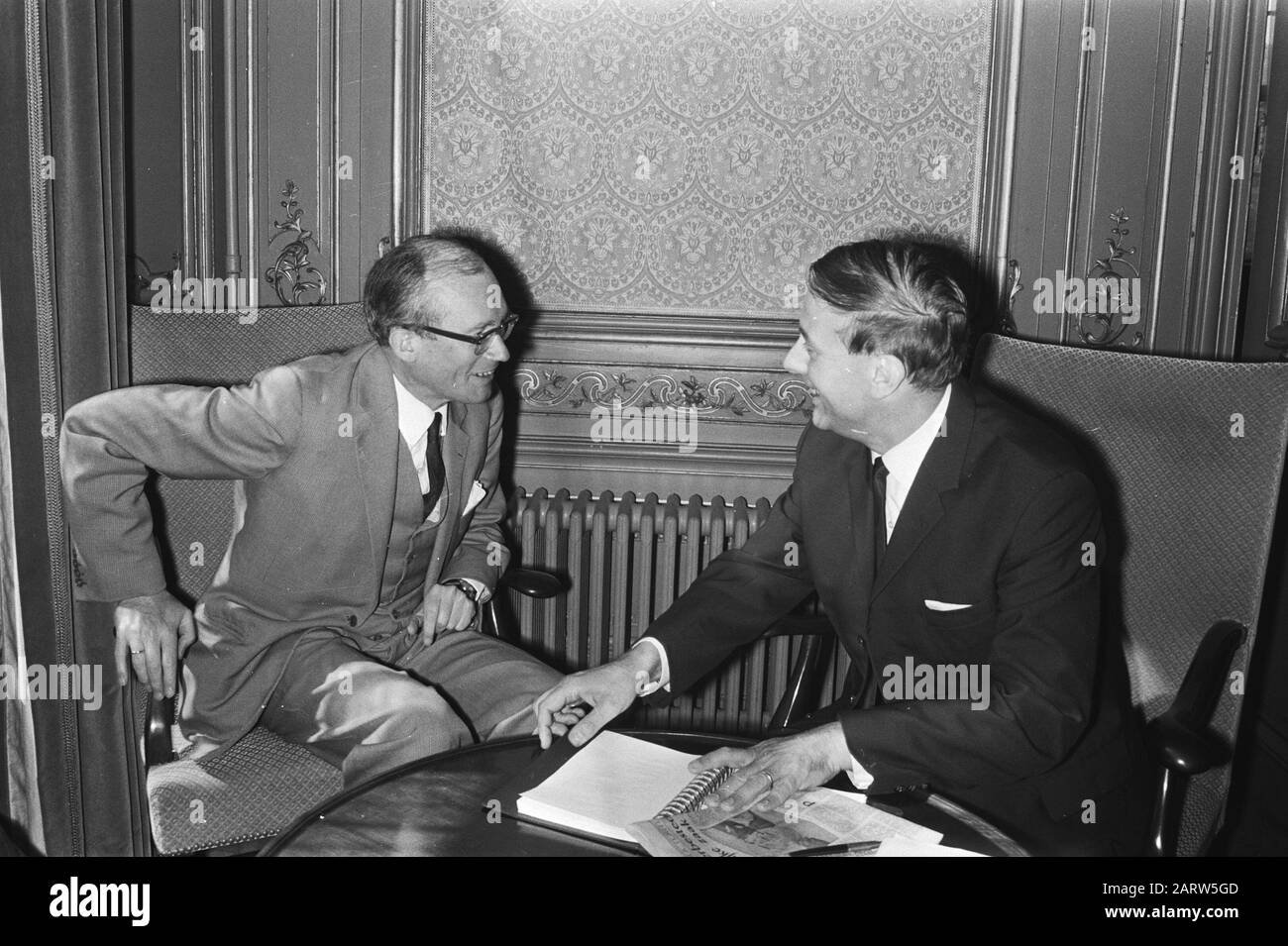 Informateur Prof. Steenkamp receives group leaders at Binnenhof, The ...