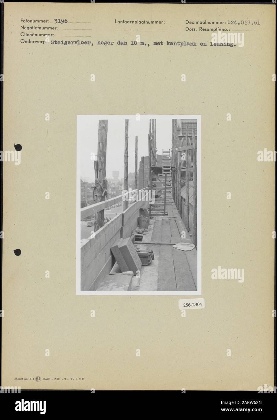 Scaffolding floor with lace shelf and railing; the scaffolding floor is ...