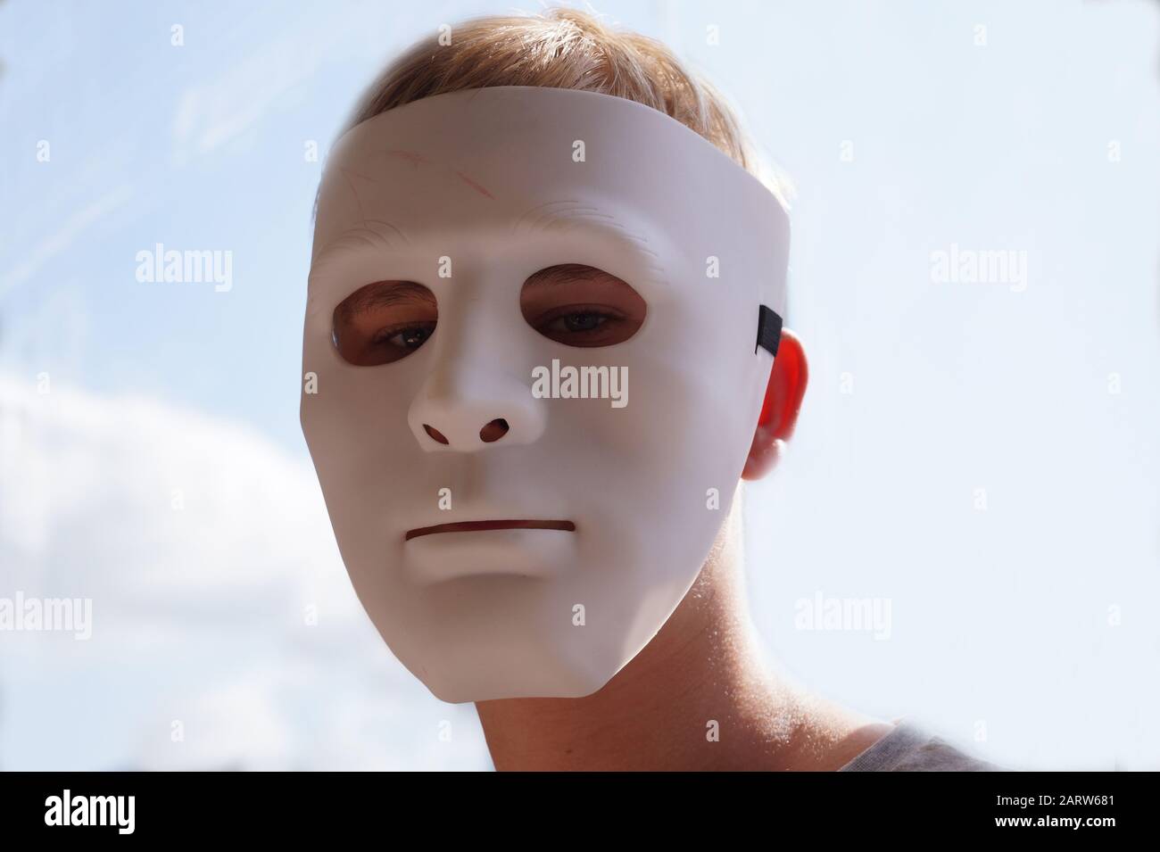 Man face white mask masquerade hi-res stock photography and images - Alamy