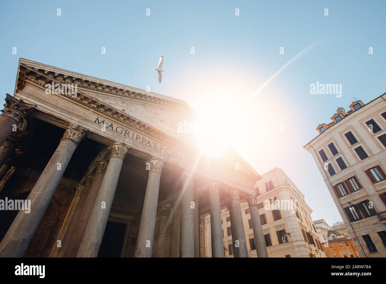 Pantheon sunset light ancient building architecture of Rome, Italy ...
