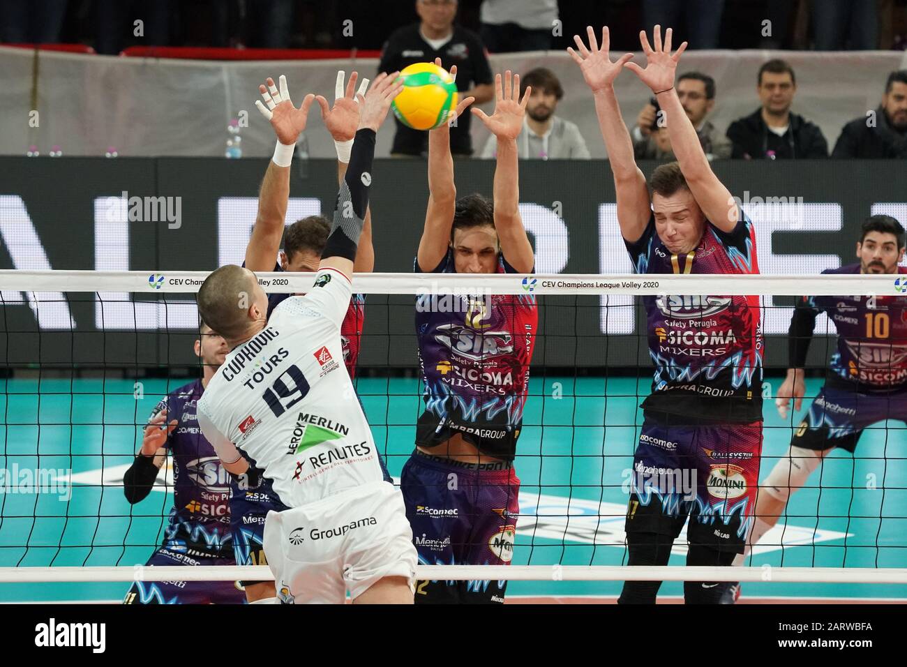 Vb tour hi-res stock photography and images - Alamy