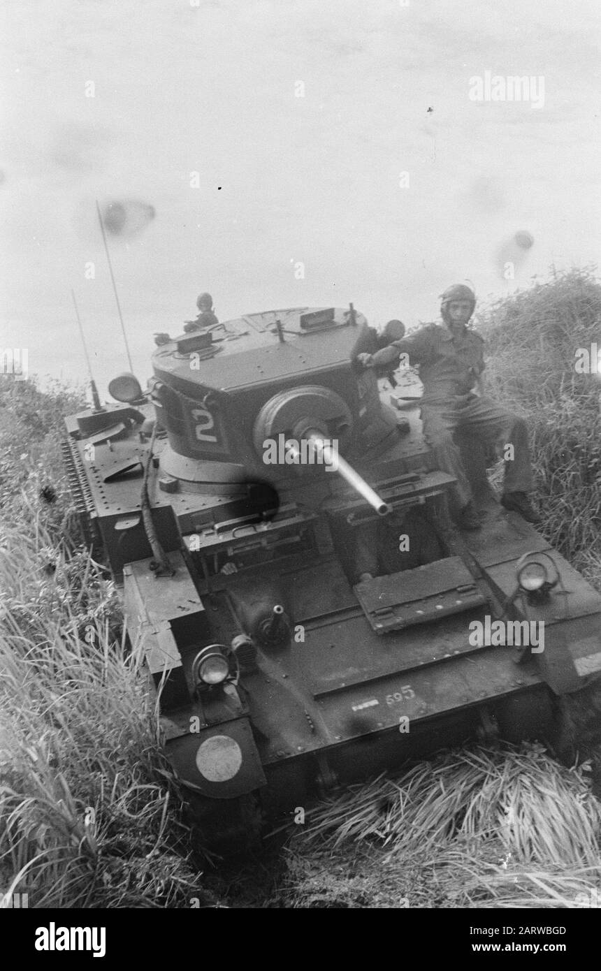 Recordings armored cars [Stuart tanks Squadron Fighters KNIL] Stuart ...