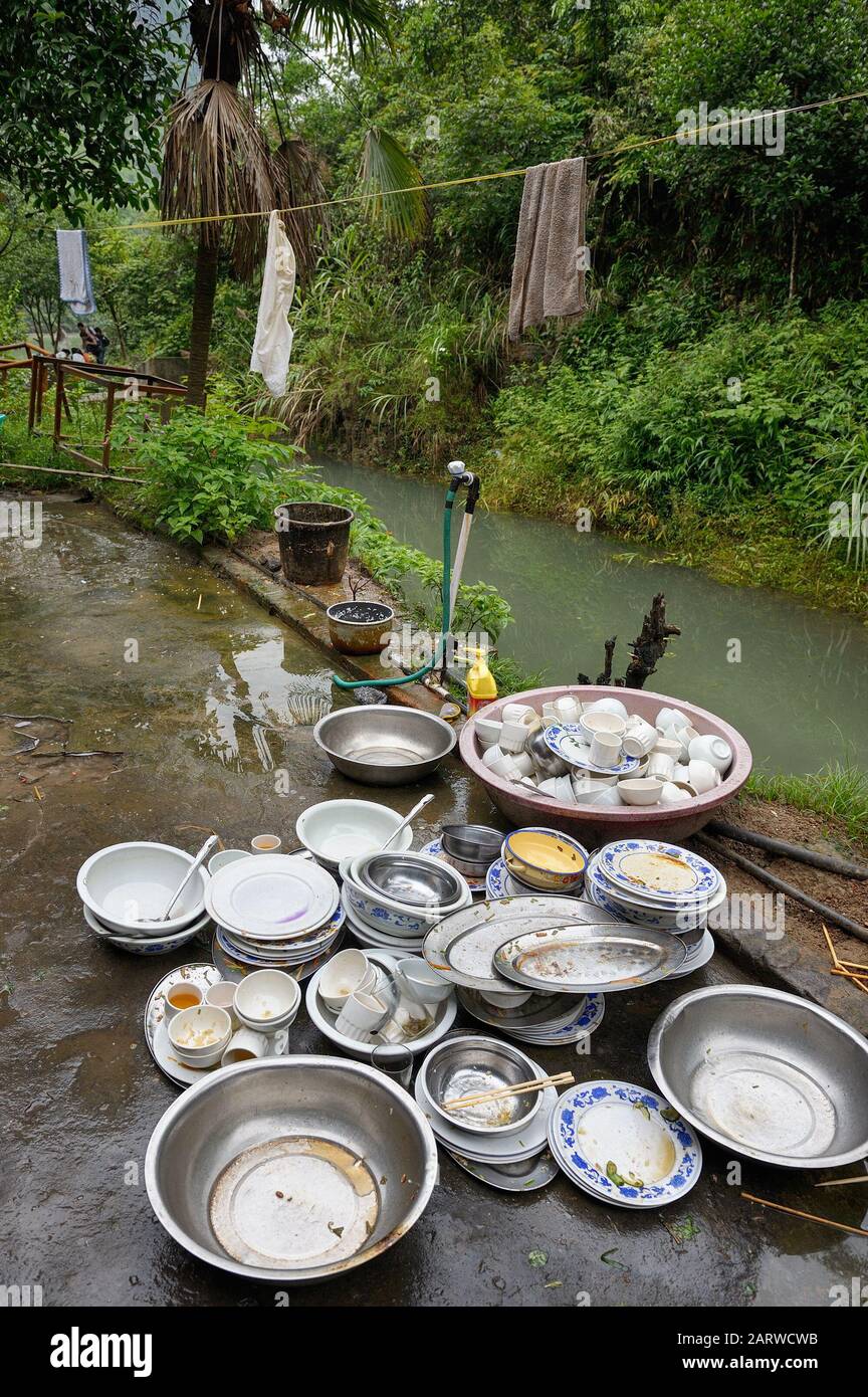 China ready to wash hi-res stock photography and images - Alamy