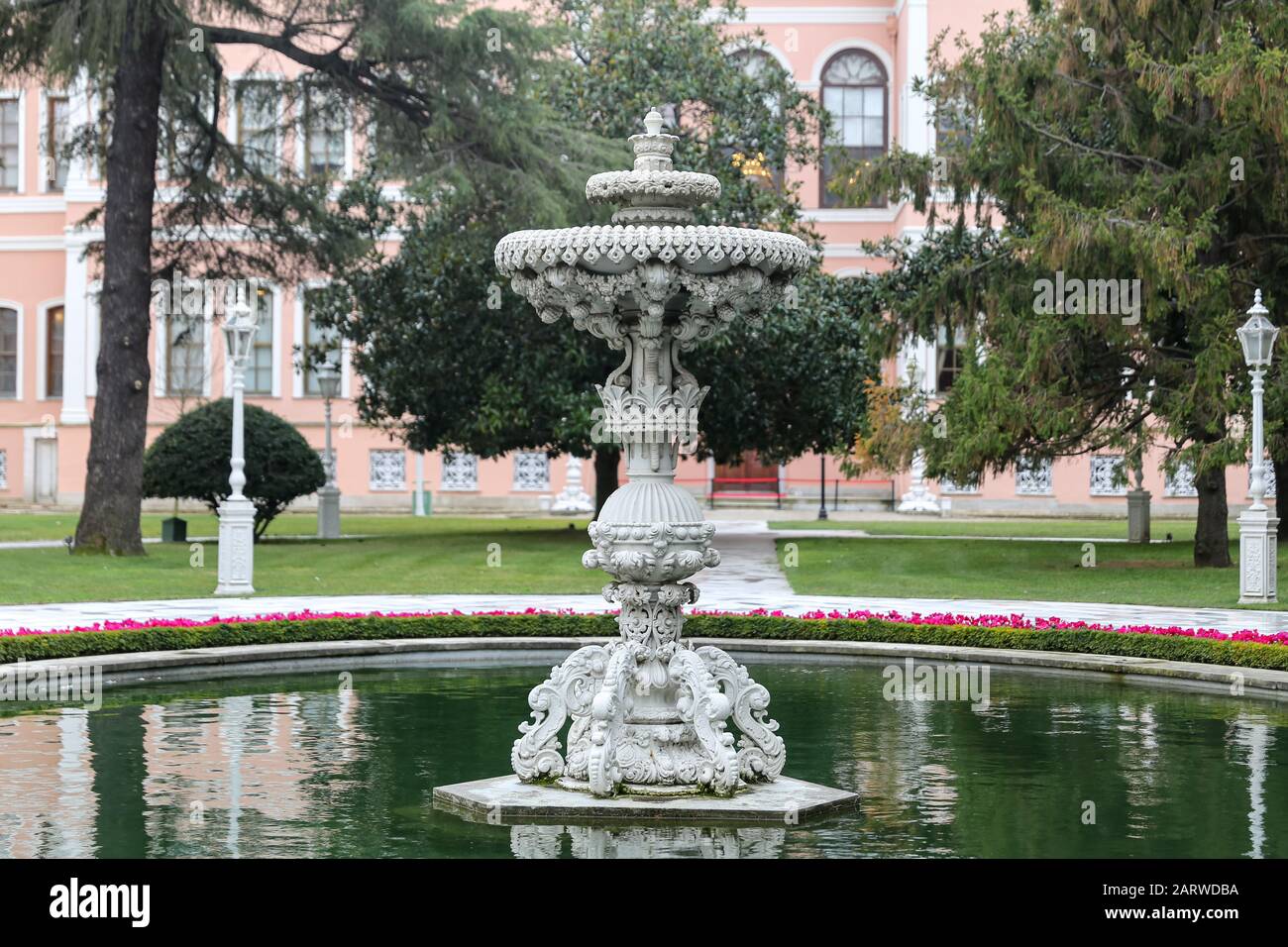 Fountain in Dolmabahce Palace, Istanbul City, Turkey Stock Photo - Alamy