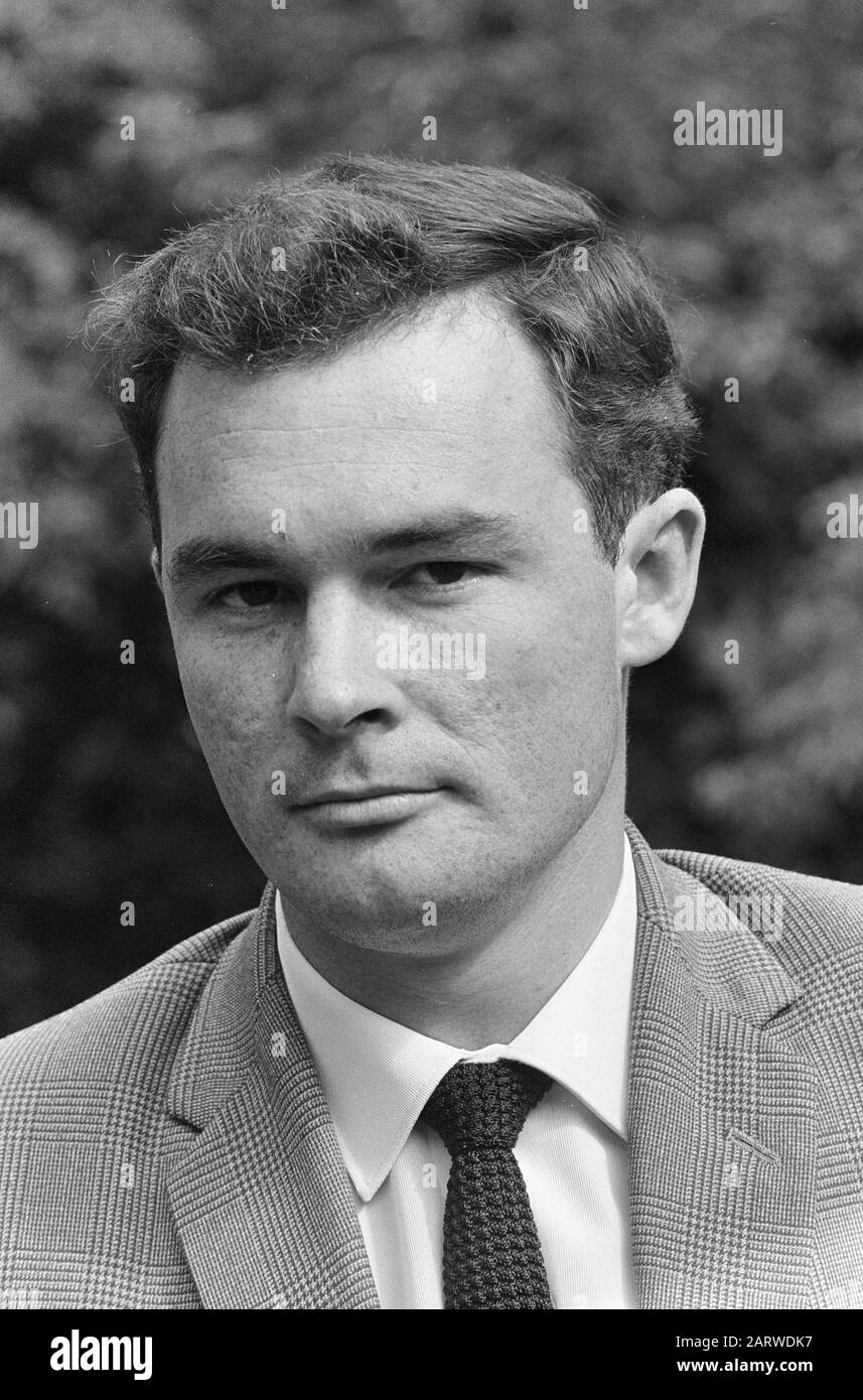 Verban South African student, Jan Robertson in Amsterdam students ...