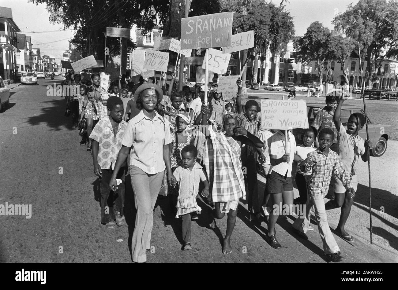 Suriname: independence on 25/11 etc.; Parliament of Republic of ...