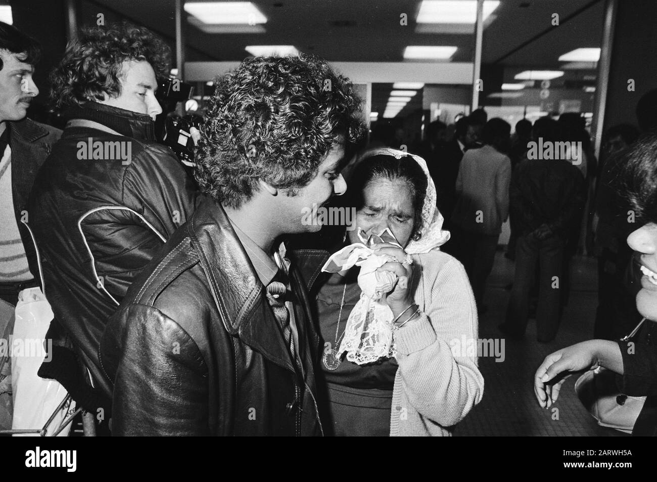 Surinamese woman cries hi-res stock photography and images - Alamy