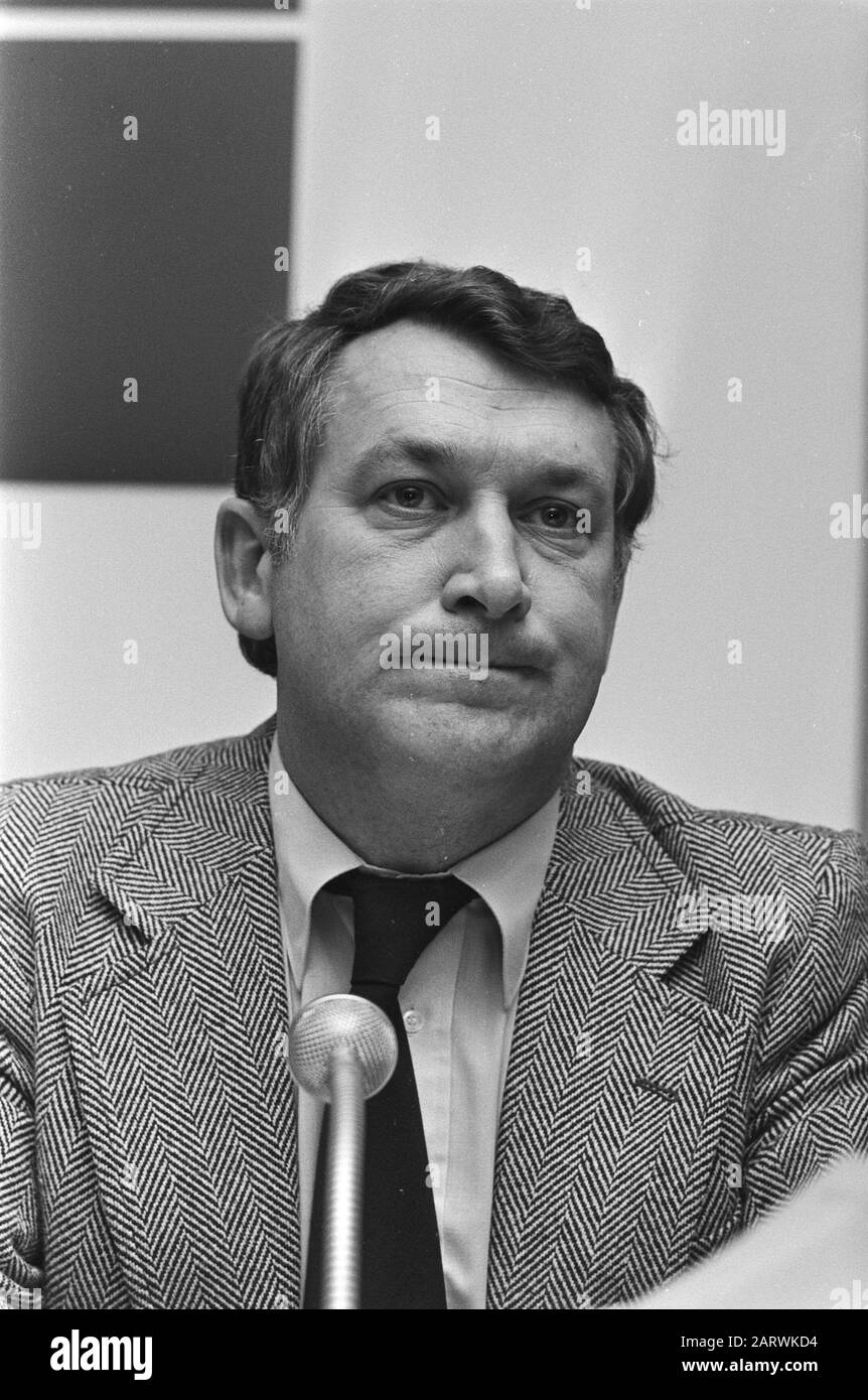 Satellites media Black and White Stock Photos & Images - Alamy