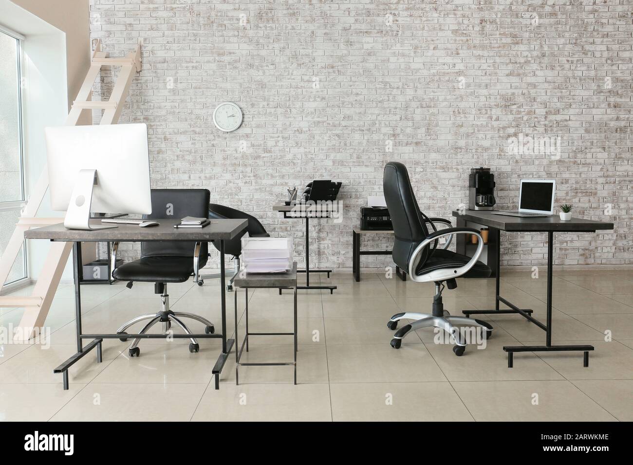 Interior of modern comfortable office Stock Photo - Alamy