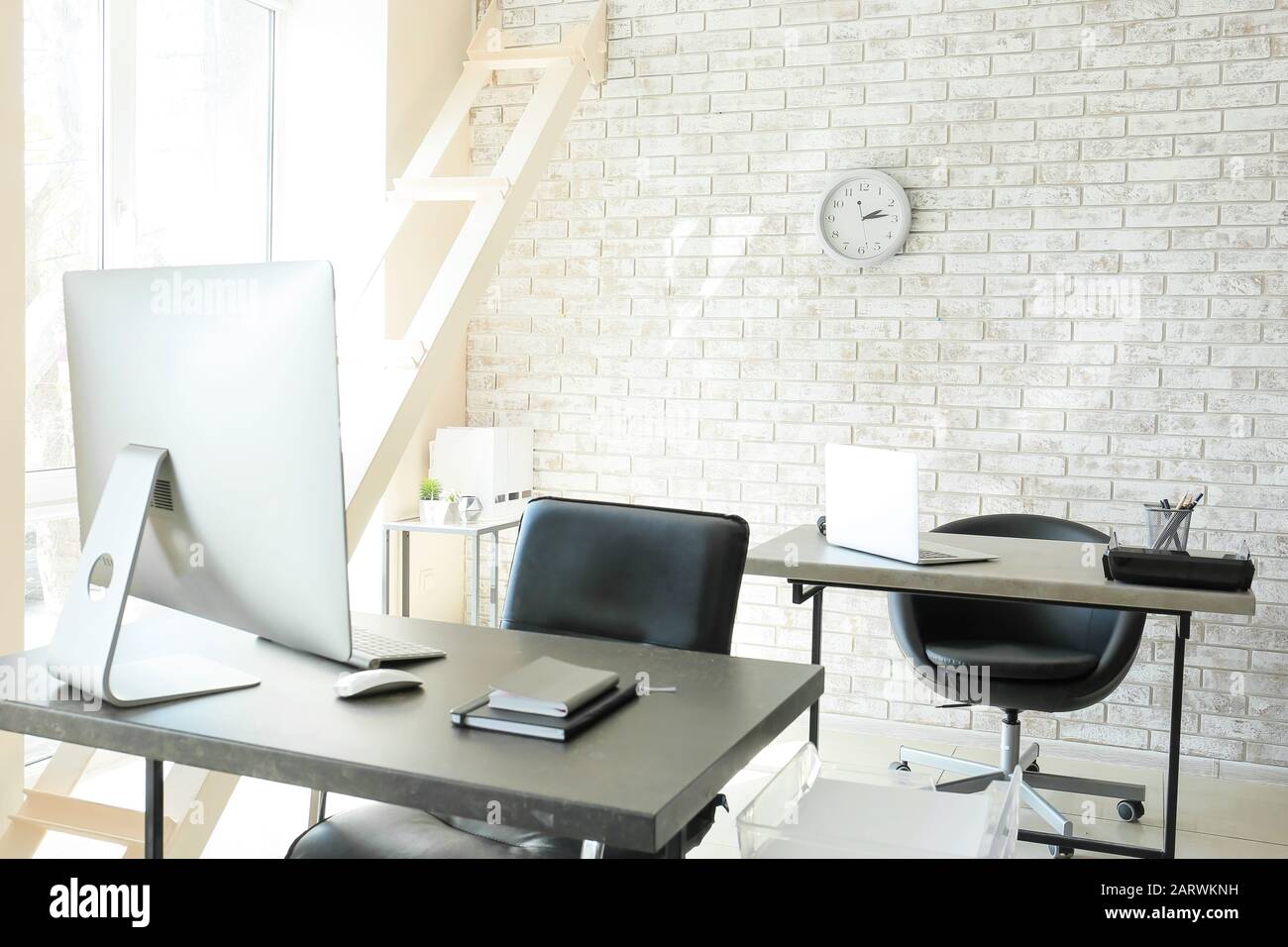 Interior of modern comfortable office Stock Photo - Alamy