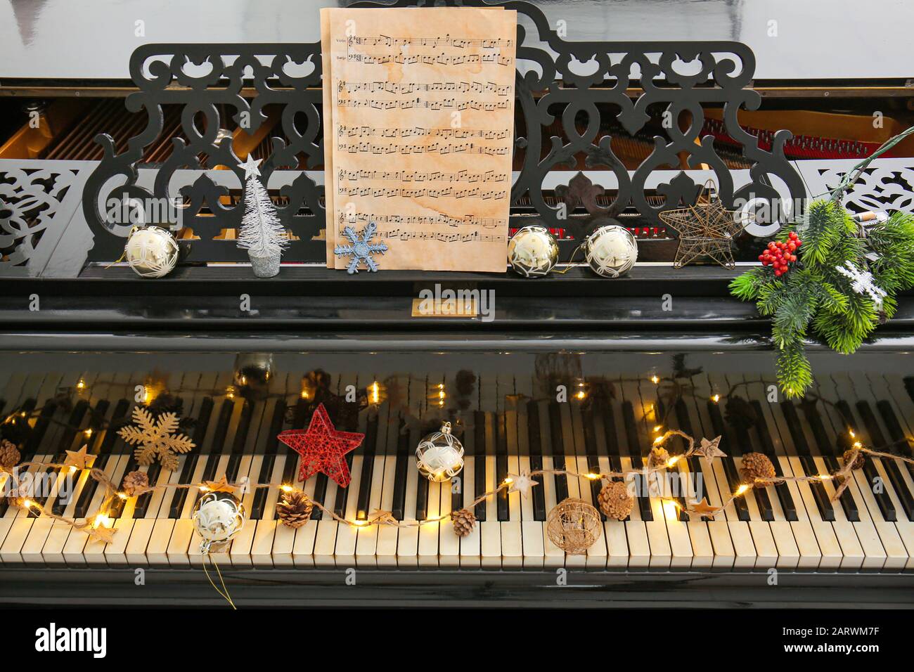 Play ball sheet music hi-res stock photography and images - Alamy