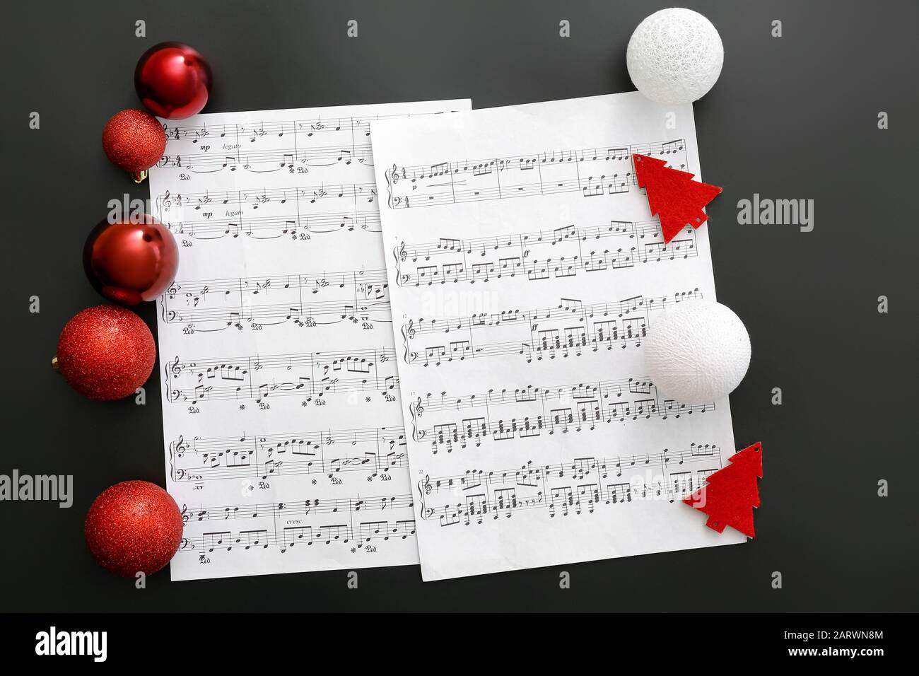 Note sheets and Christmas decor on table Stock Photo - Alamy