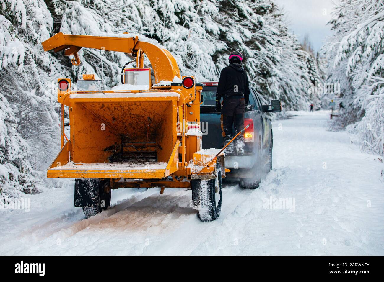 Mobile chipper hi-res stock photography and images - Alamy