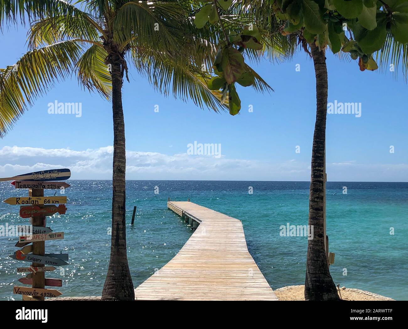Beautiful shot of a ramp in the beach with a breathtaking view of the ...