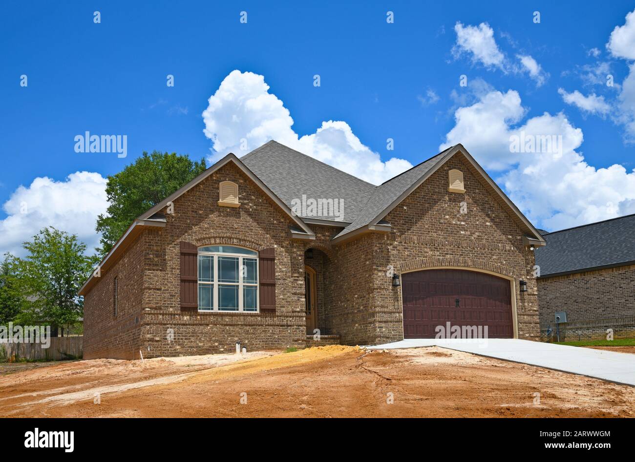 American suburban house for sale hi-res stock photography and images ...