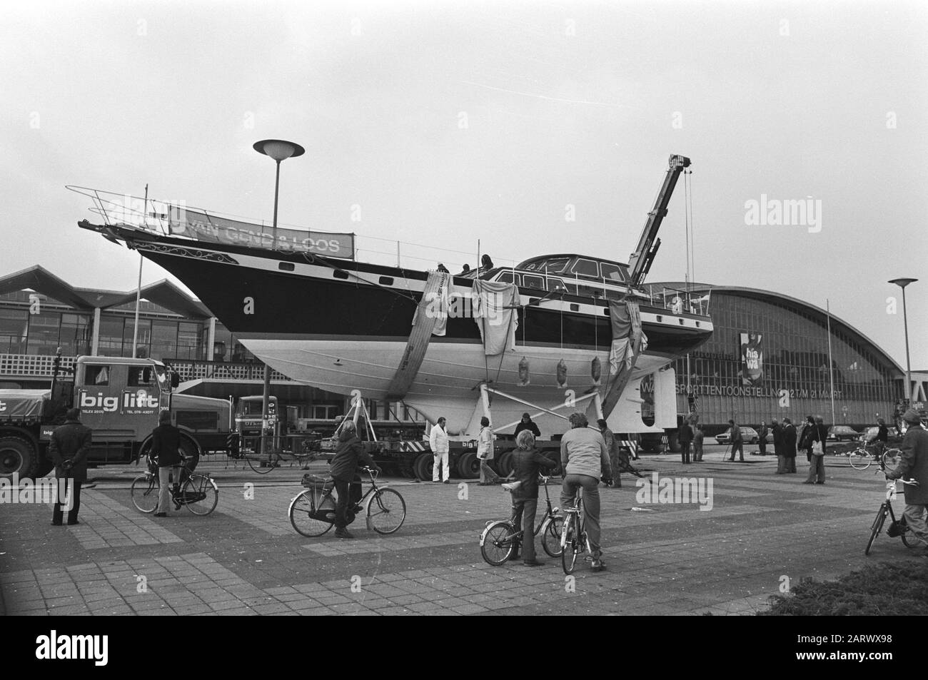 Preparations Hiswa, RAI, Amsterdam; largest ship for the RAI Date ...
