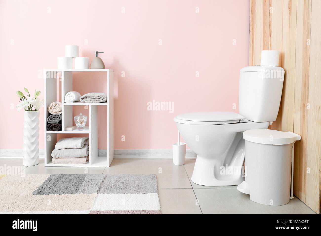 Interior of clean modern bathroom Stock Photo - Alamy